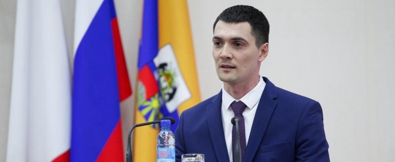 Роман Маслов, вступивший на должность мэра Череповца, получил поздравления и напутствия